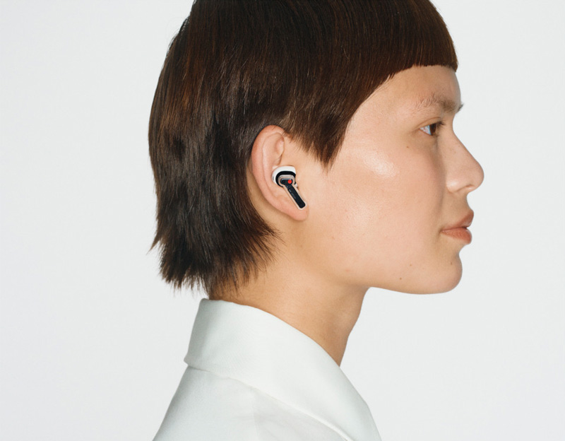 หูฟังสุดเท่ ดีไซน์สุดล้ำ Nothing Stick White